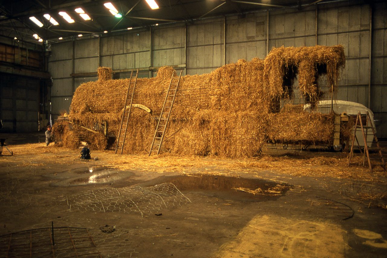 The Straw Locomotive | George Wyllie